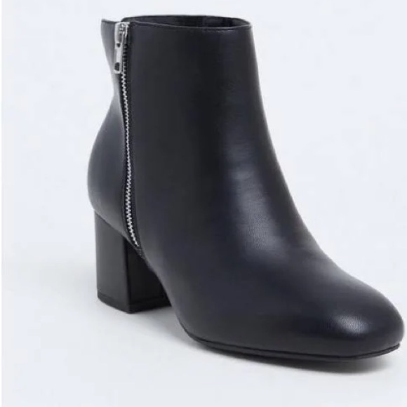 torrid | Shoes | Torrid Black Ankle Boots With Zipper | Poshmark